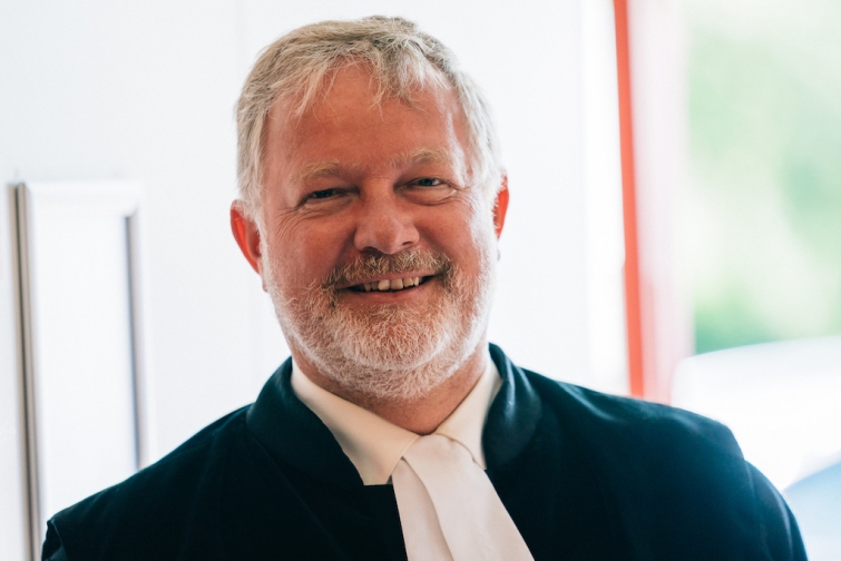 Ds. J. R. van Vugt wordt dagelijks indringend geconfronteerd met schuld ...