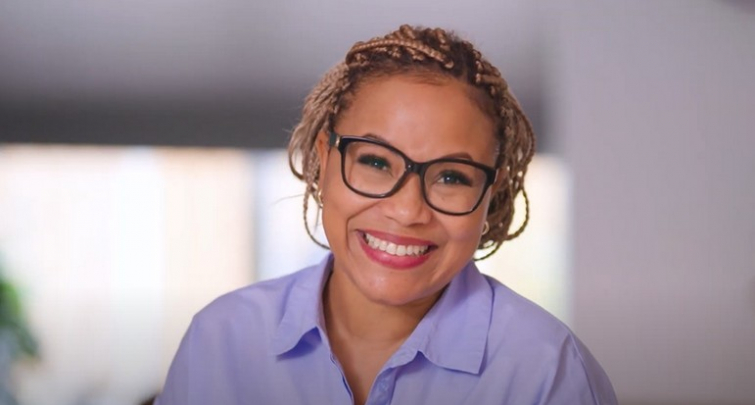 Elizabeth Lopez wordt ambassadeur van World Vision - Cvandaag.nl