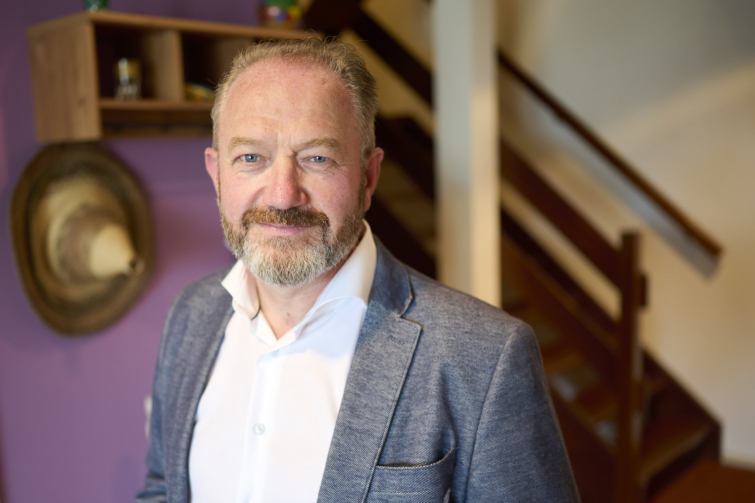 Column over vluchtelingen: Het azc als heilige grond - Cvandaag.nl