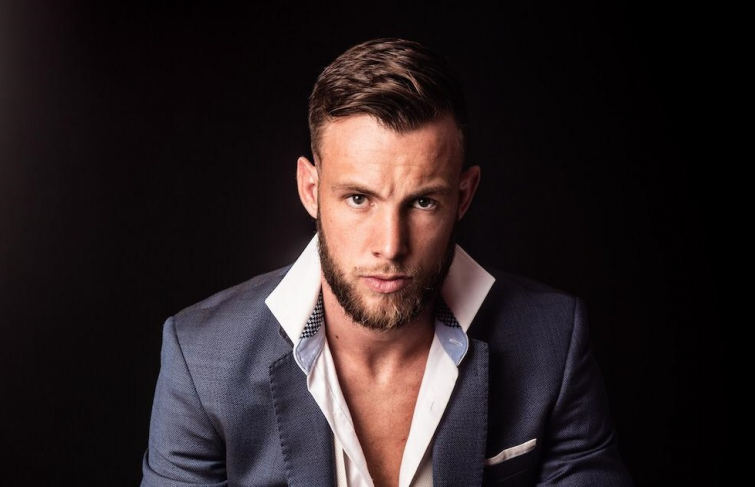 Kickbokser Robbie Hageman stond oog in oog met vechtersbazen - Cvandaag.nl