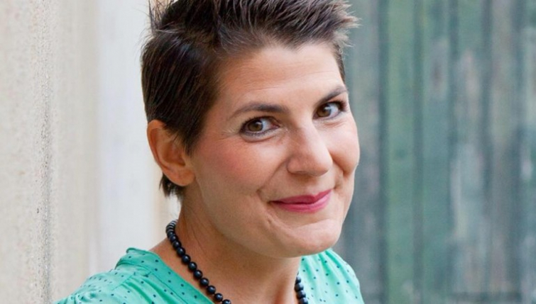 Uit de oude doos: 10 jaar geleden zong Kinga Bán dit prachtige lied ...