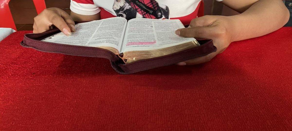 Kerken kleuren bloedrood om aandacht te vragen voor christenvervolging ...