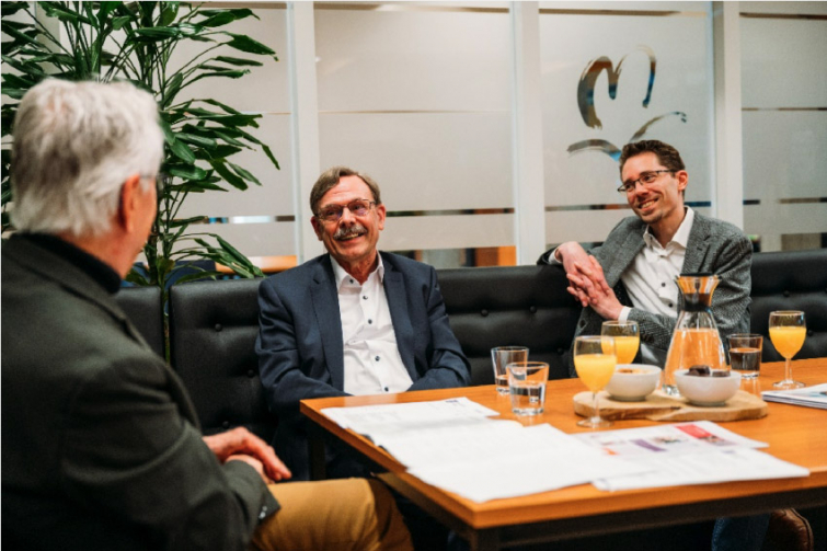 Cees van Nes neemt na 38 jaar afscheid van Evangelisch College ...