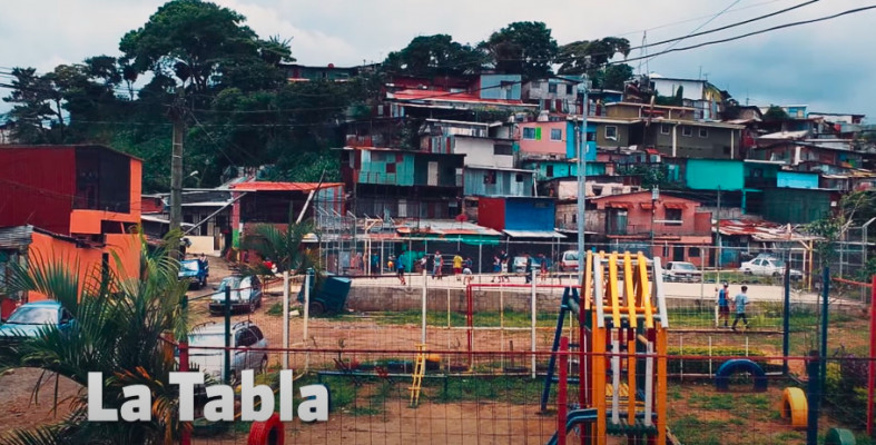 Bedilla helpt kinderen in Costa Ricaanse achterstandswijk La Tabla ...
