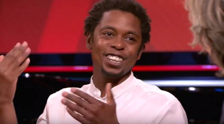 Rapper Typhoon getuigt opnieuw over hervonden geloof in God - Cvandaag.nl