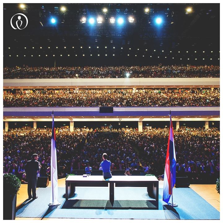 Nick Vujicic leidt 400.000 mensen tot Christus, tijdens massaal ...