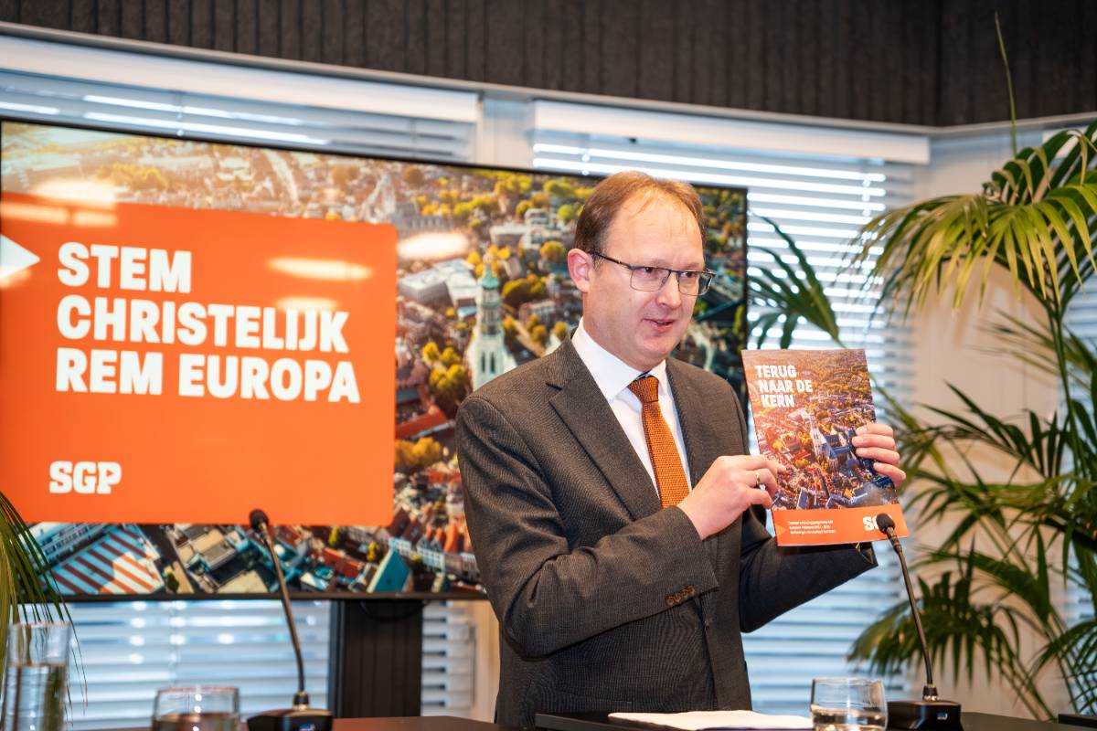SGP wil minder Europa en meer christelijke waarden: "Bijbels geluid in ...