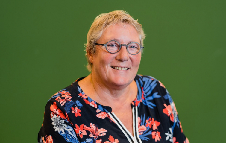 Directeur Els van Dijk neemt afscheid van de Evangelische Hogeschool ...